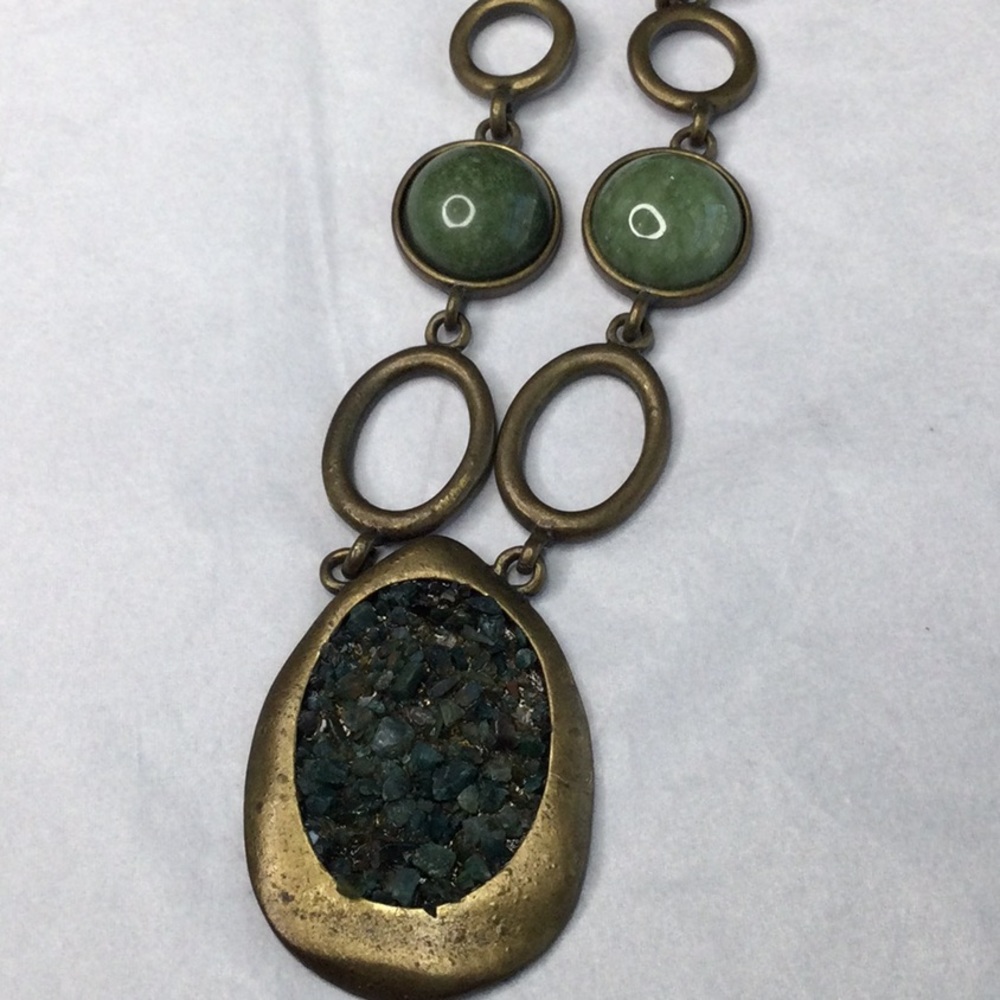 Antique Gold Tone Chipped Stone Pendant Necklace - Gem